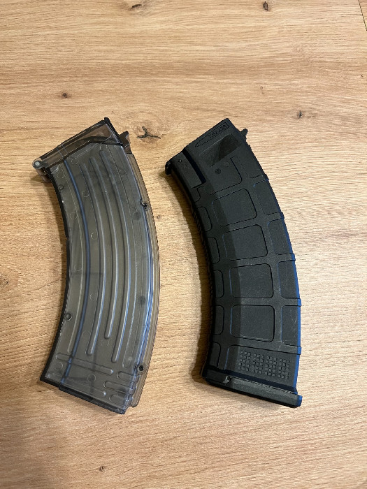 AK Tár :: War Of Guns